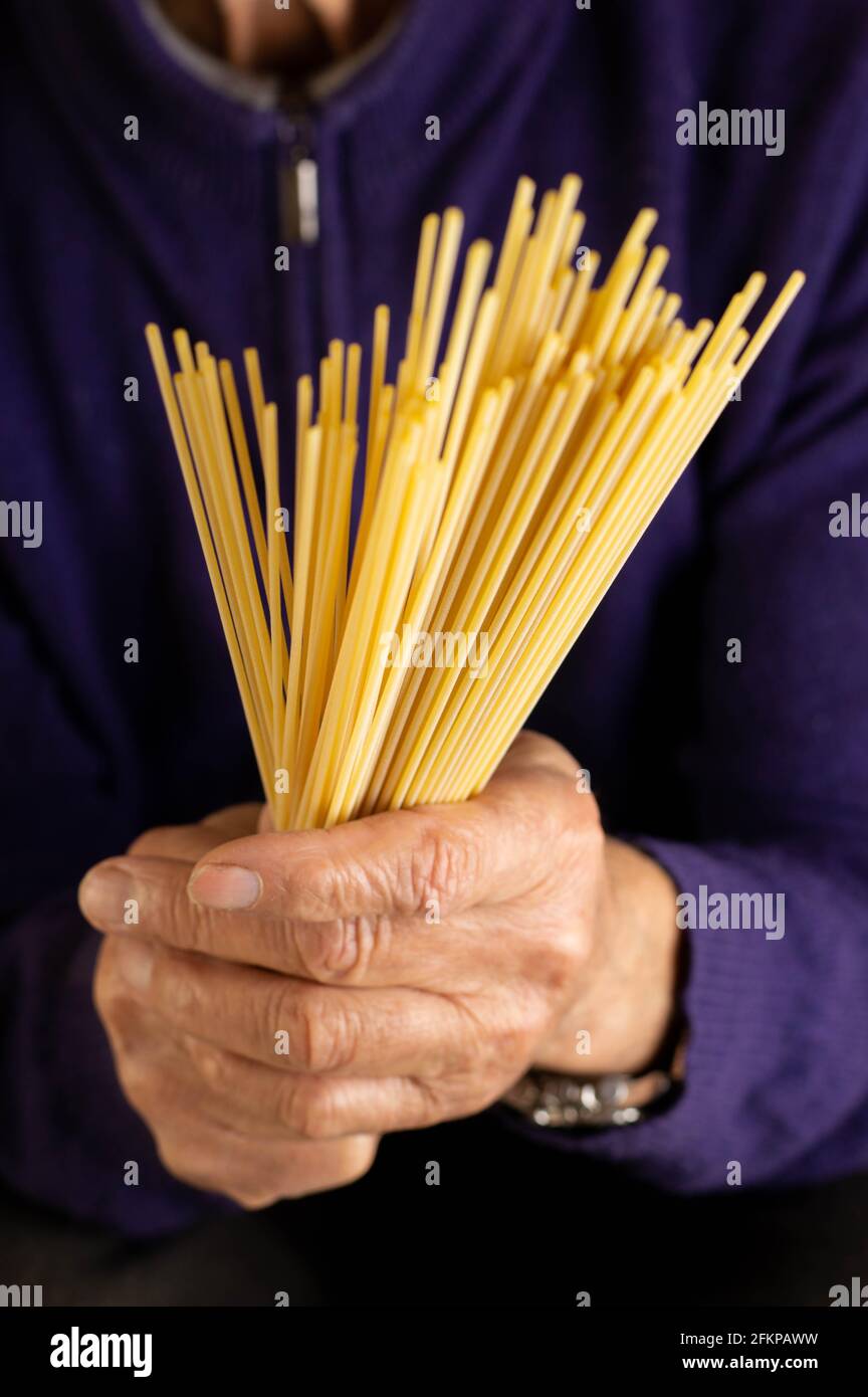 Old italian man pasta hi-res stock photography and images - Alamy