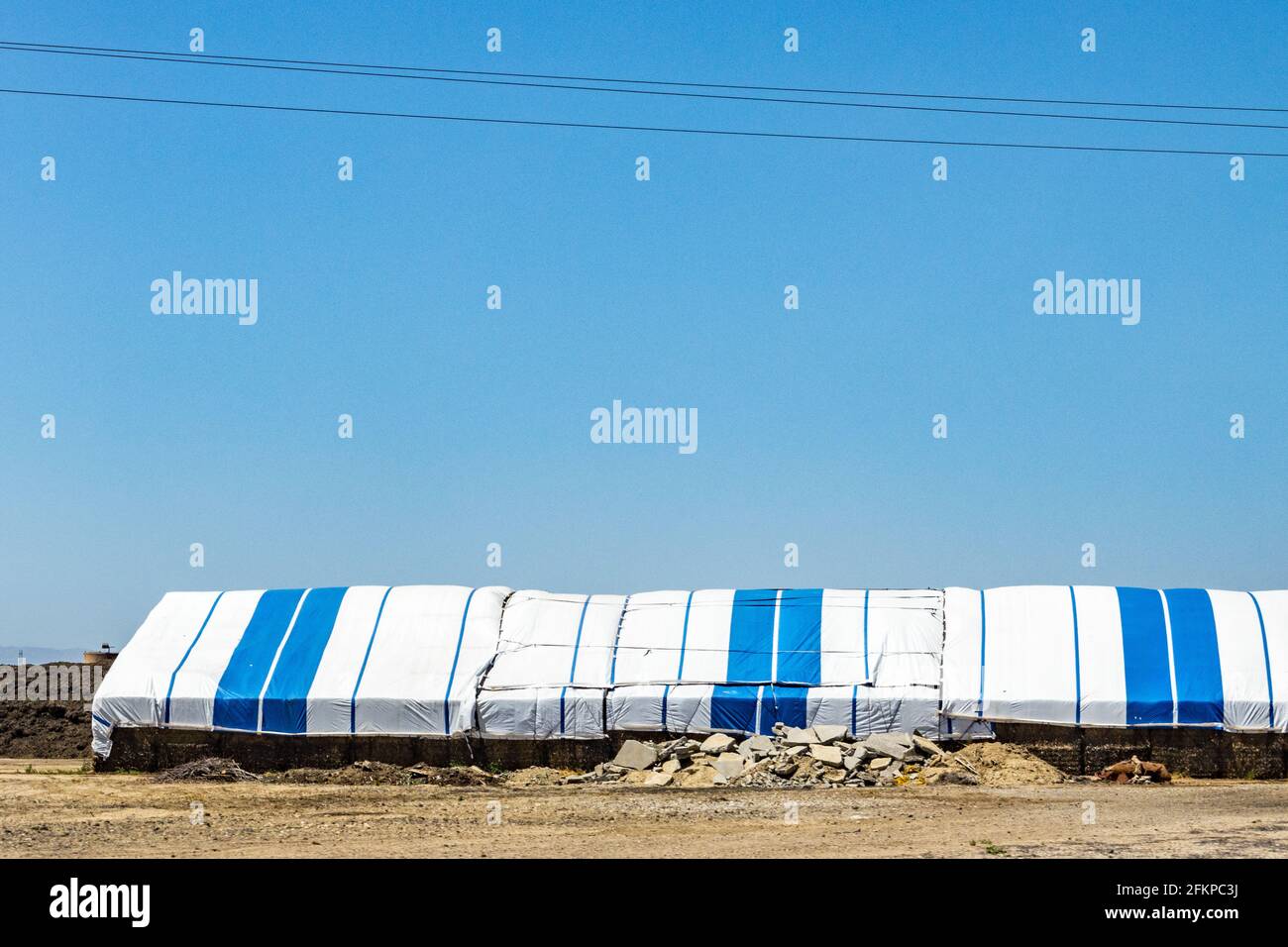 Hay shaped hi-res stock photography and images - Alamy