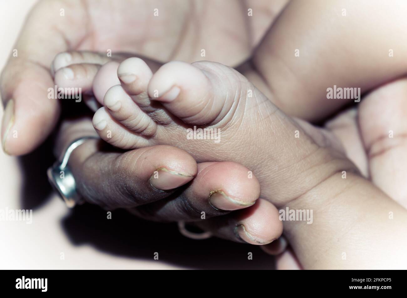 Boy holding up two fingers hi-res stock photography and images - Alamy