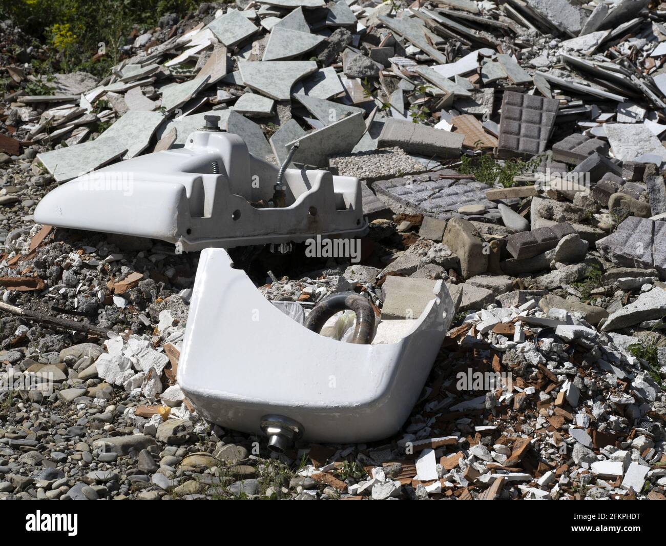 Broken toilet flush hi-res stock photography and images - Alamy