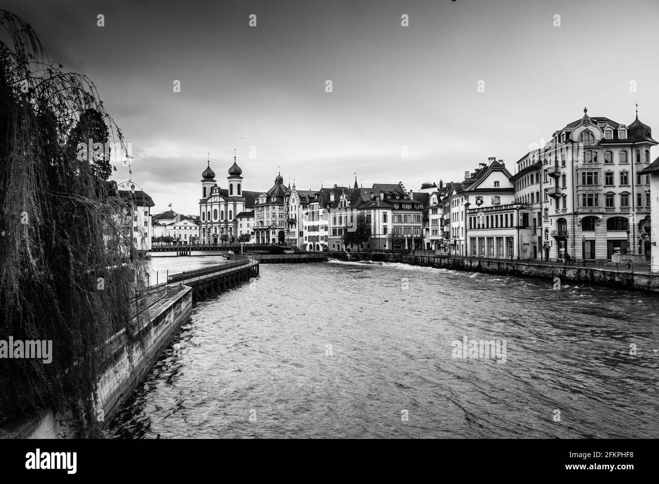 Landscape view of the old town of Luzern, with the Reuss river in the ...