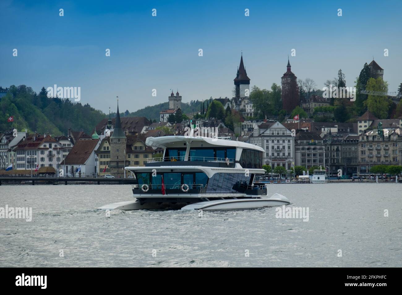 Landscape view of the lake and town of Luzern, shot in Luzern ...