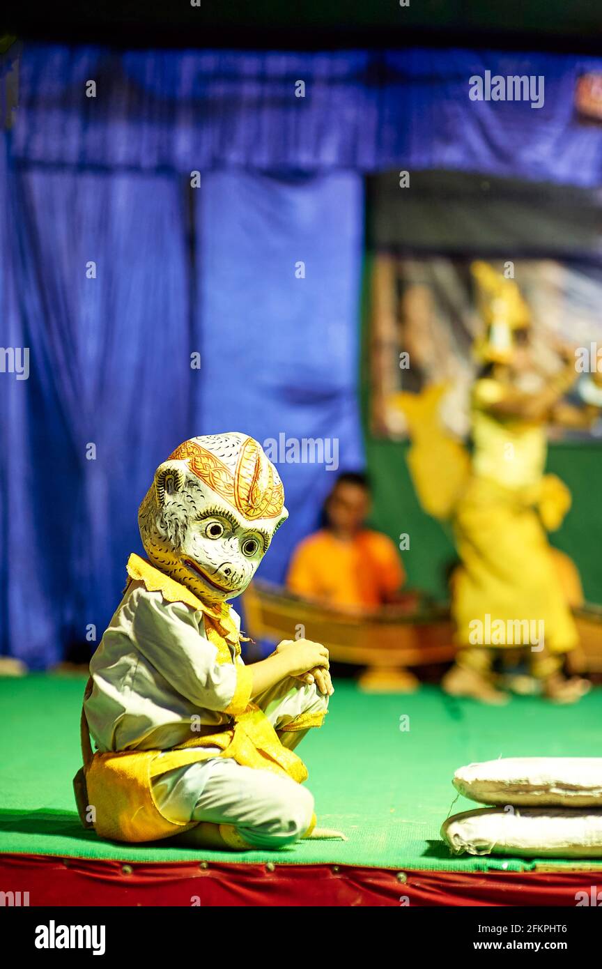 Khmer dance performance in hi-res stock photography and images - Alamy