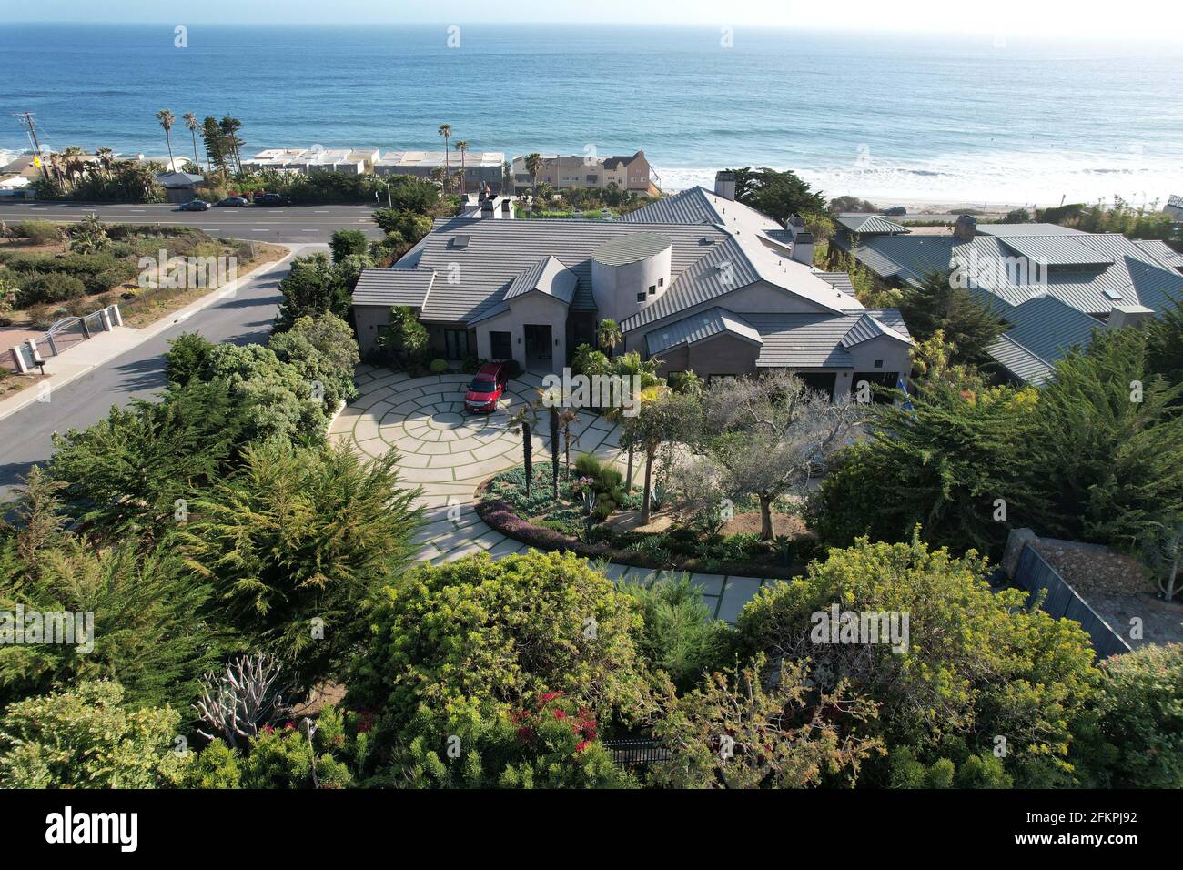 Malibu house overhead hi-res stock photography and images - Alamy