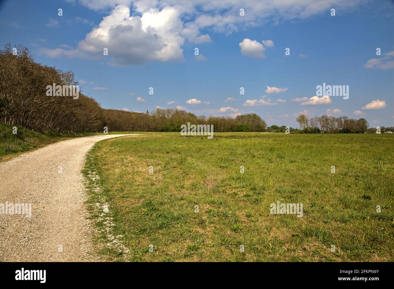 Bend in a road hi-res stock photography and images - Alamy