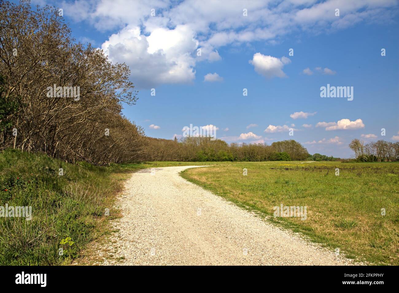 Bend in a road hi-res stock photography and images - Alamy