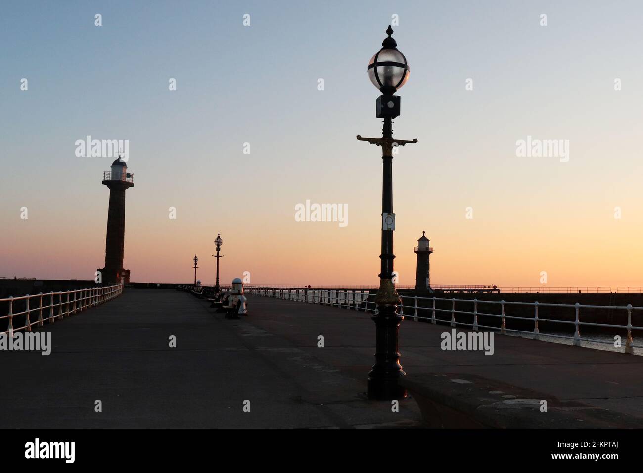 Whitby tate beach hi-res stock photography and images - Alamy