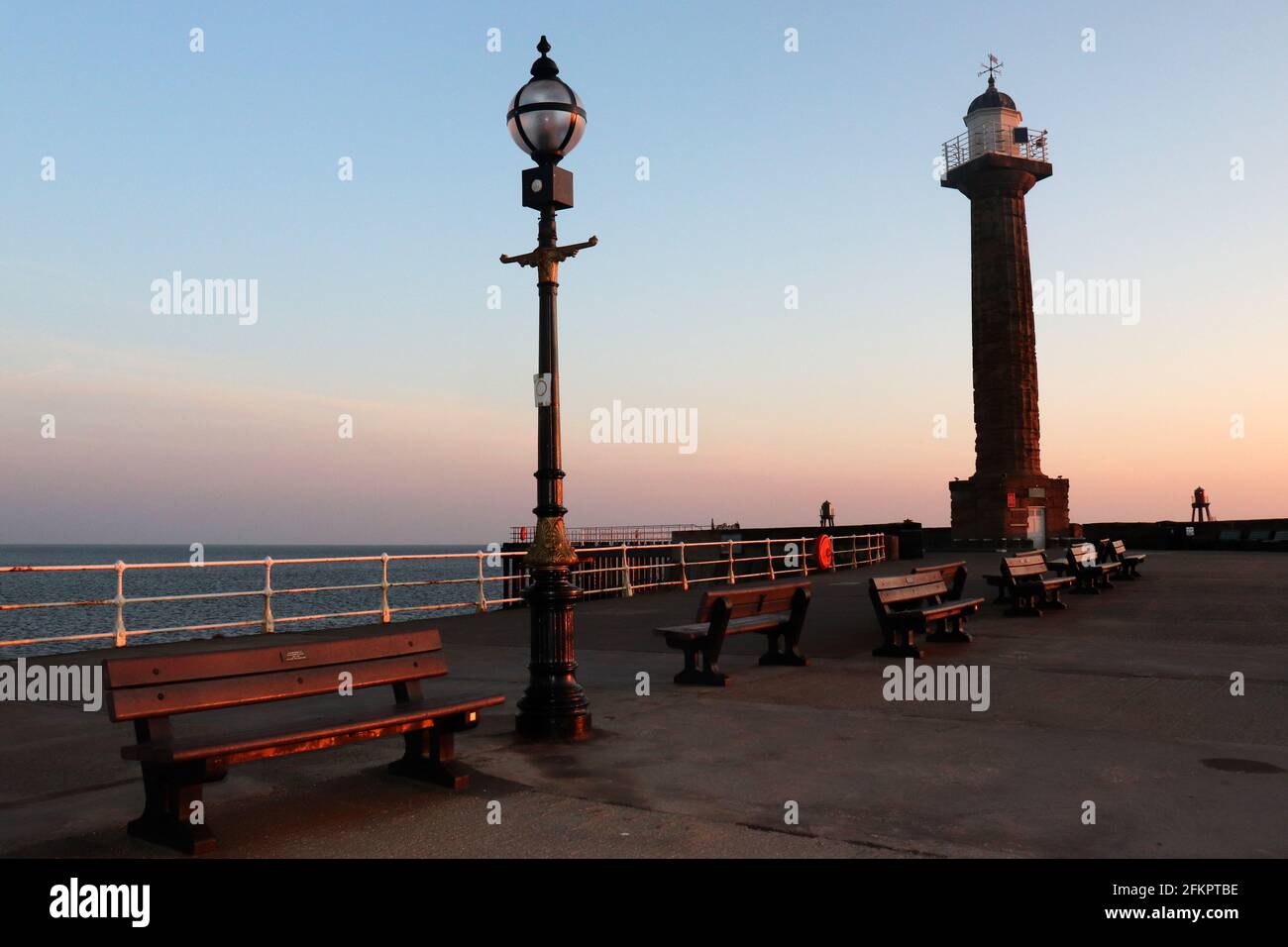 Whitby tate beach hi-res stock photography and images - Alamy