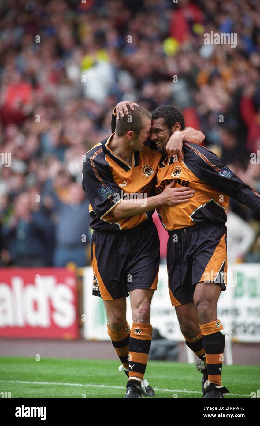 Steve Bull and Don Goodman celebrate WOLVES V SOUTHEND UNITED AT ...