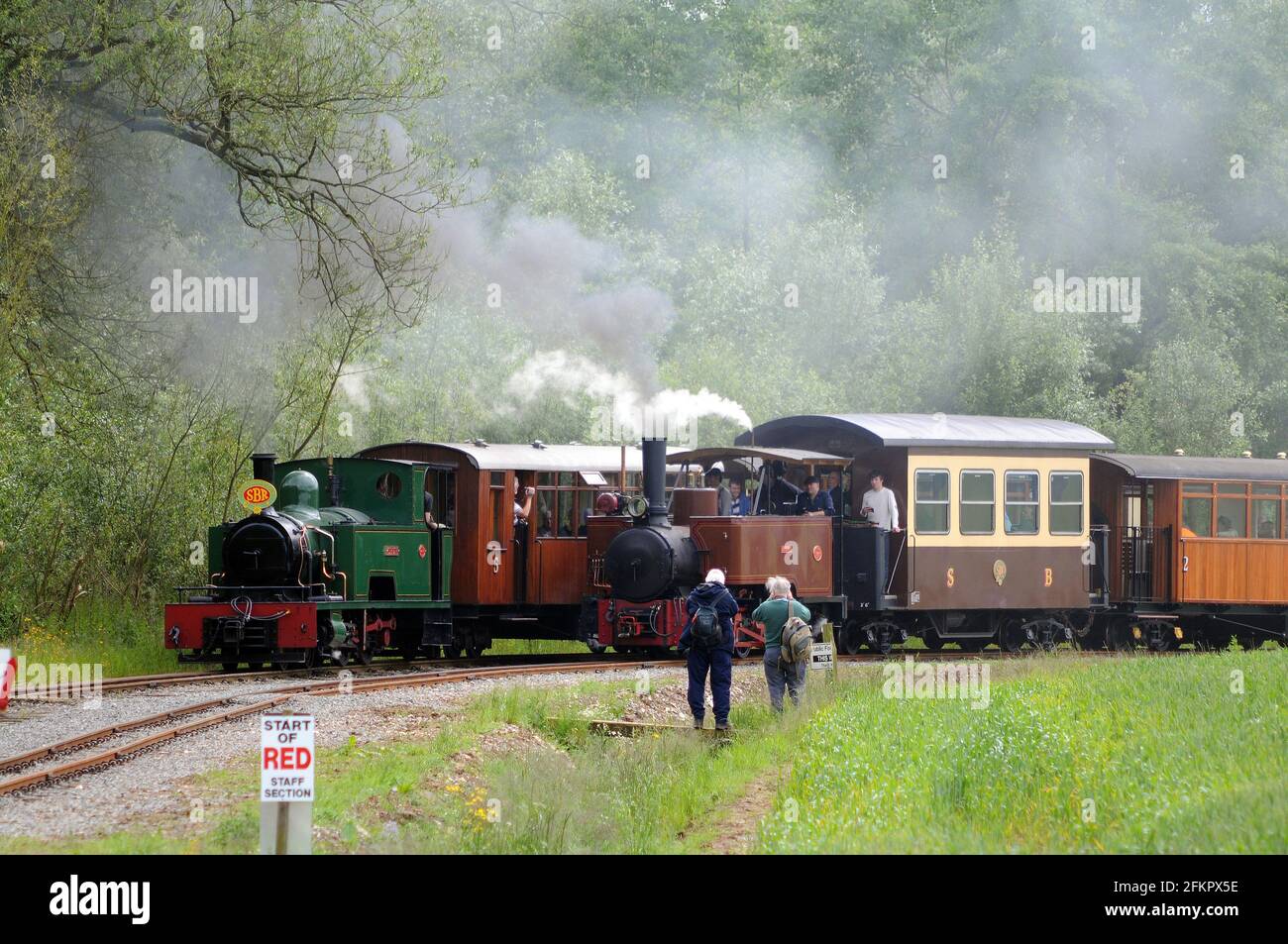 "Isibutu" (right) and "Saccharine" (left) running parallel on the ...