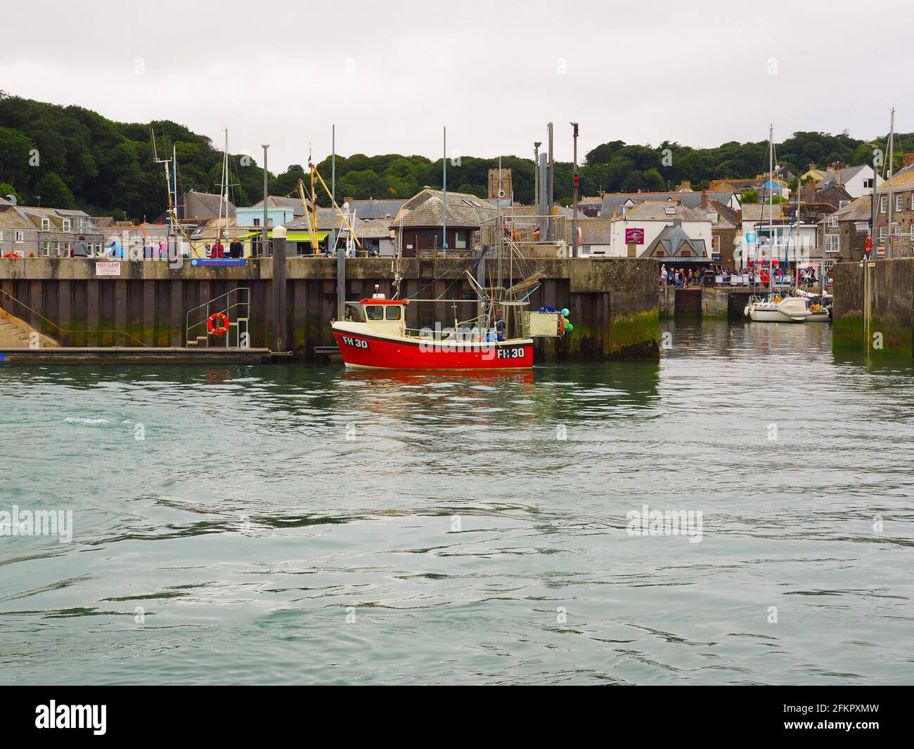 Padstow beaches hi-res stock photography and images - Alamy