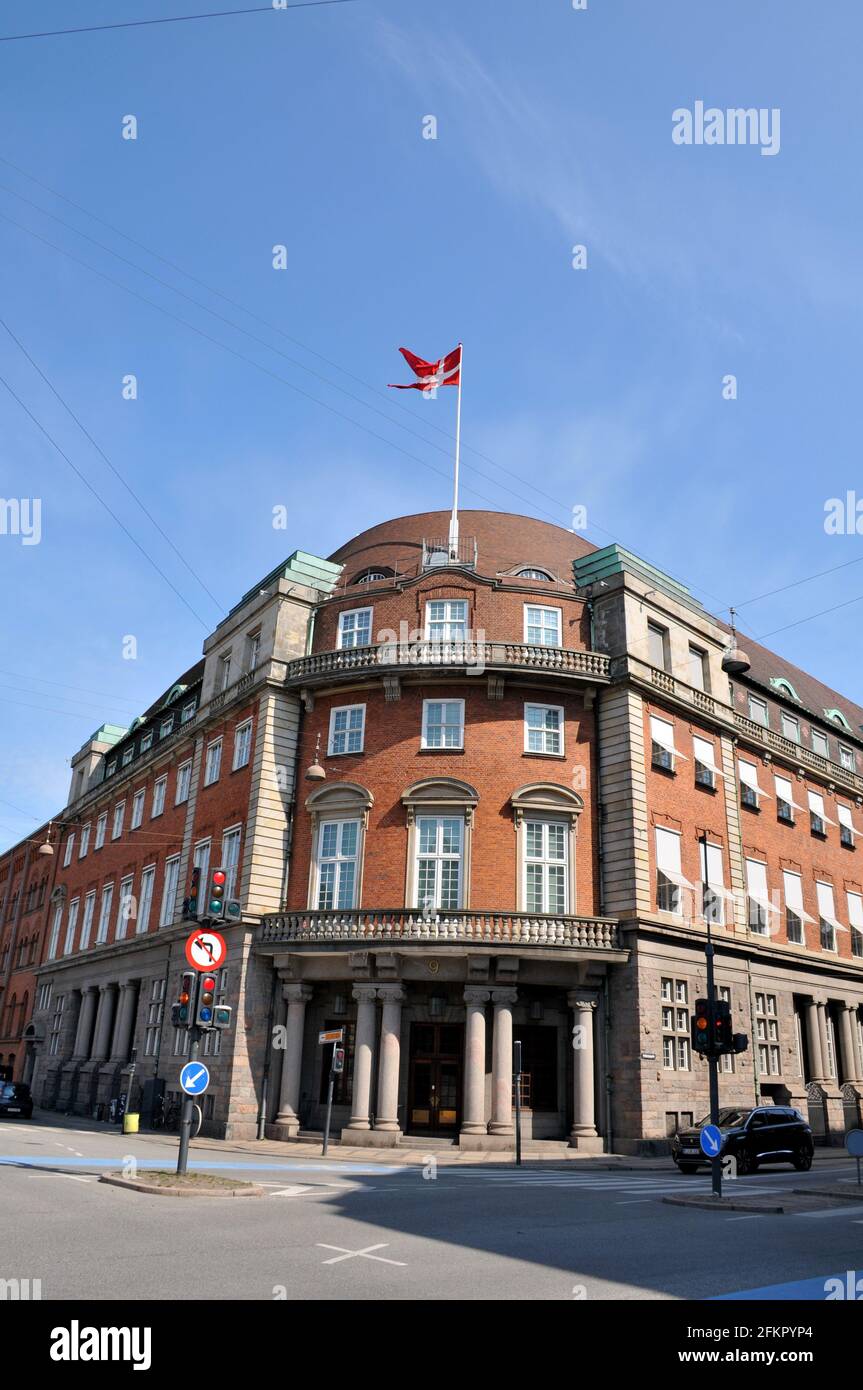 Minstry of defence building hi-res stock photography and images - Alamy