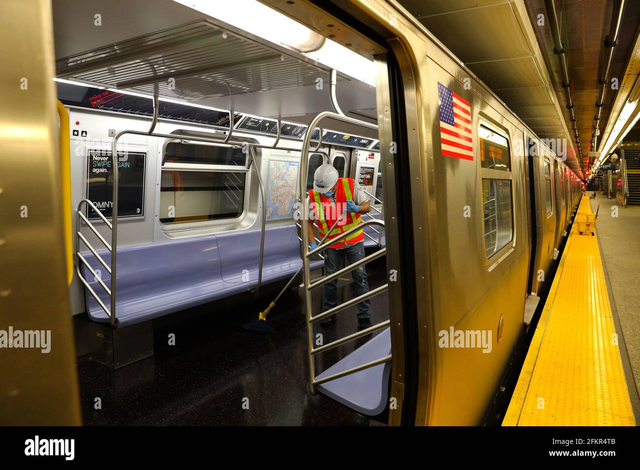 New York - NY - 20200526 - MTA Subway car cleaners pictured doing their ...