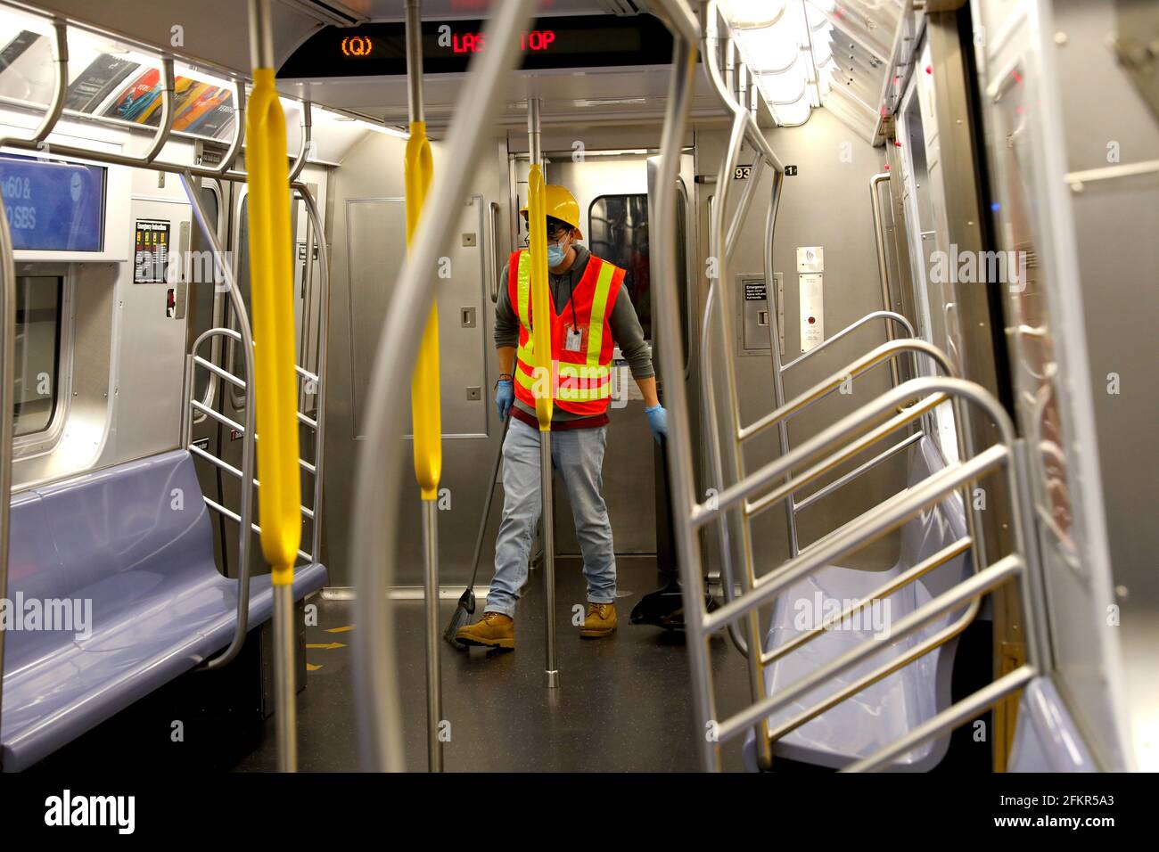 New York - NY - 20200526 - MTA Subway car cleaners pictured doing their ...
