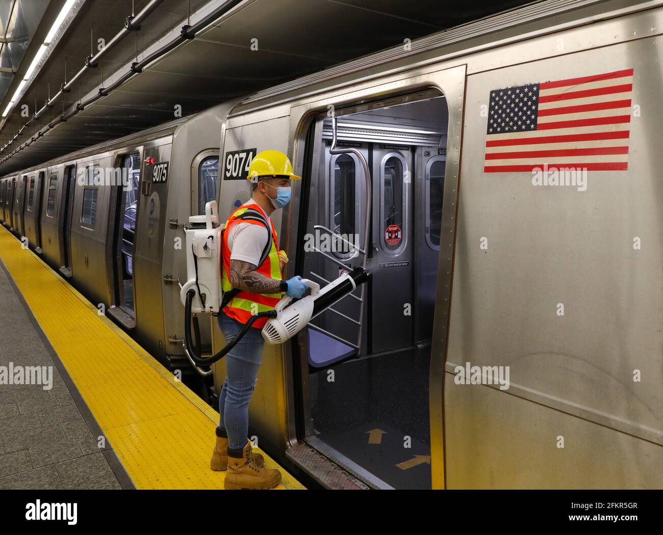 New York - NY - 20200526 - MTA Subway car cleaners pictured doing their ...