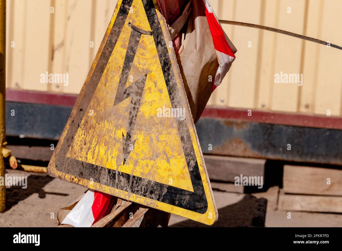 High voltage triangle warning sign hi-res stock photography and images ...