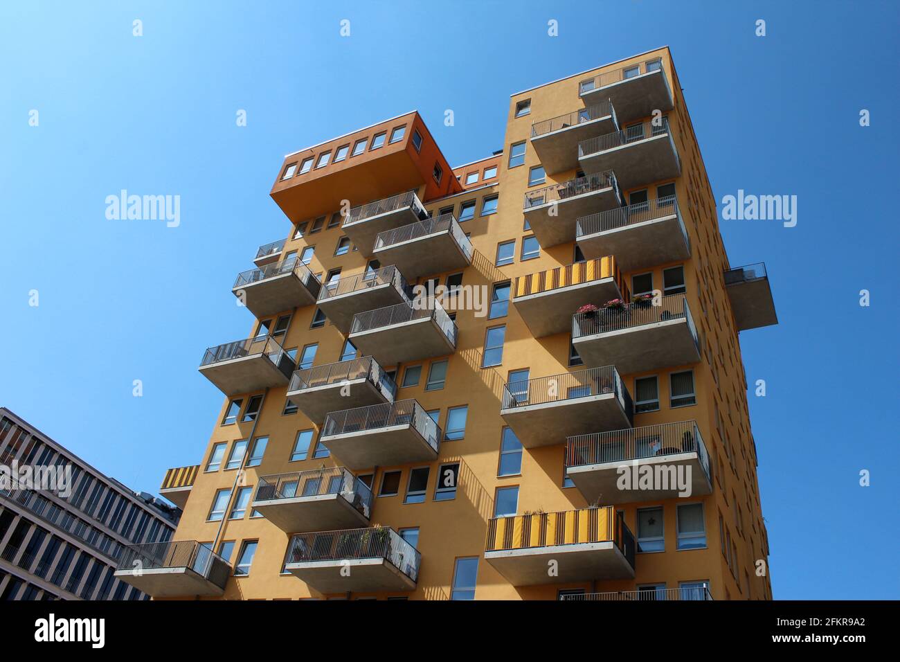 Cantilever balcony hi-res stock photography and images - Alamy