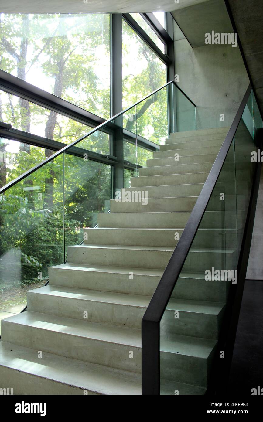 Concrete stairs glass hi-res stock photography and images - Alamy
