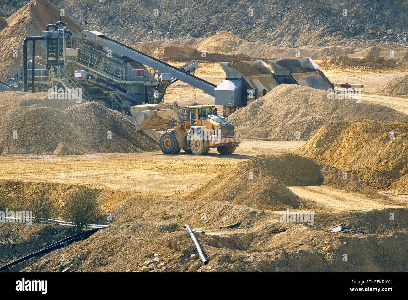 Working sand quarry hi-res stock photography and images - Alamy