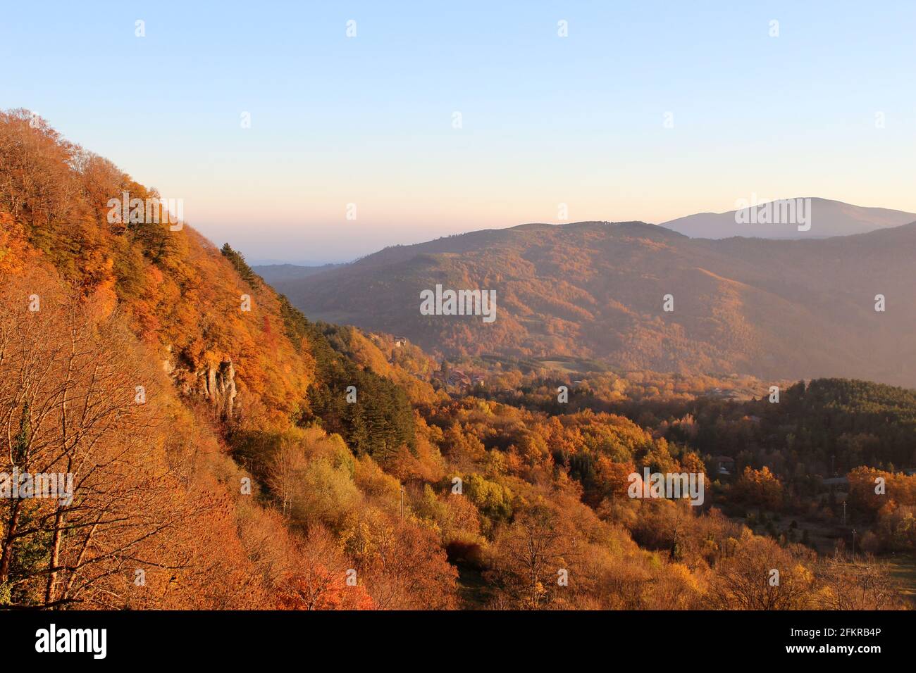 Rolling hills of Tuscany, Italy in the fall Stock Photo - Alamy
