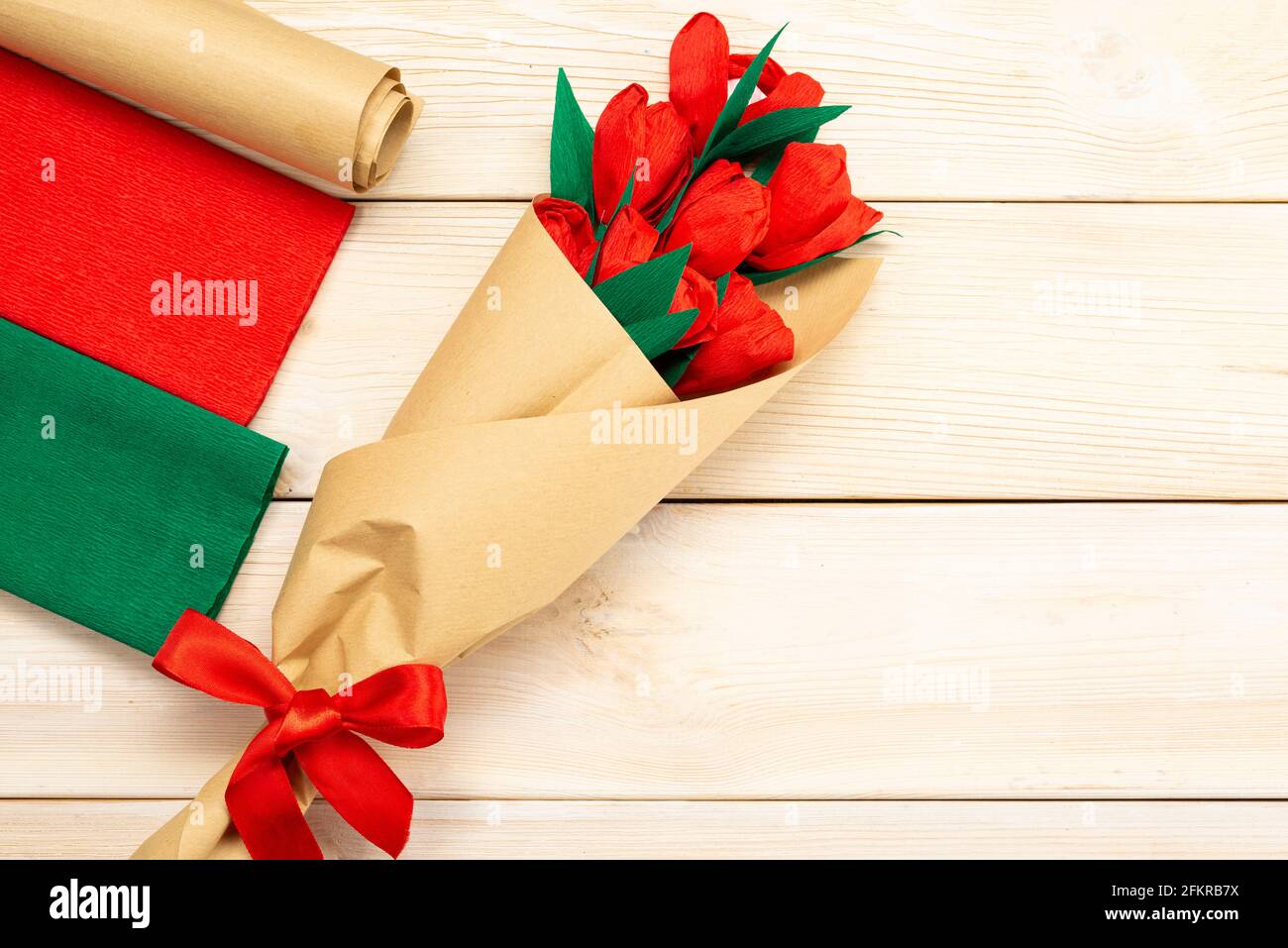 How to make a tulip flower out of paper and marshmallows at home ...