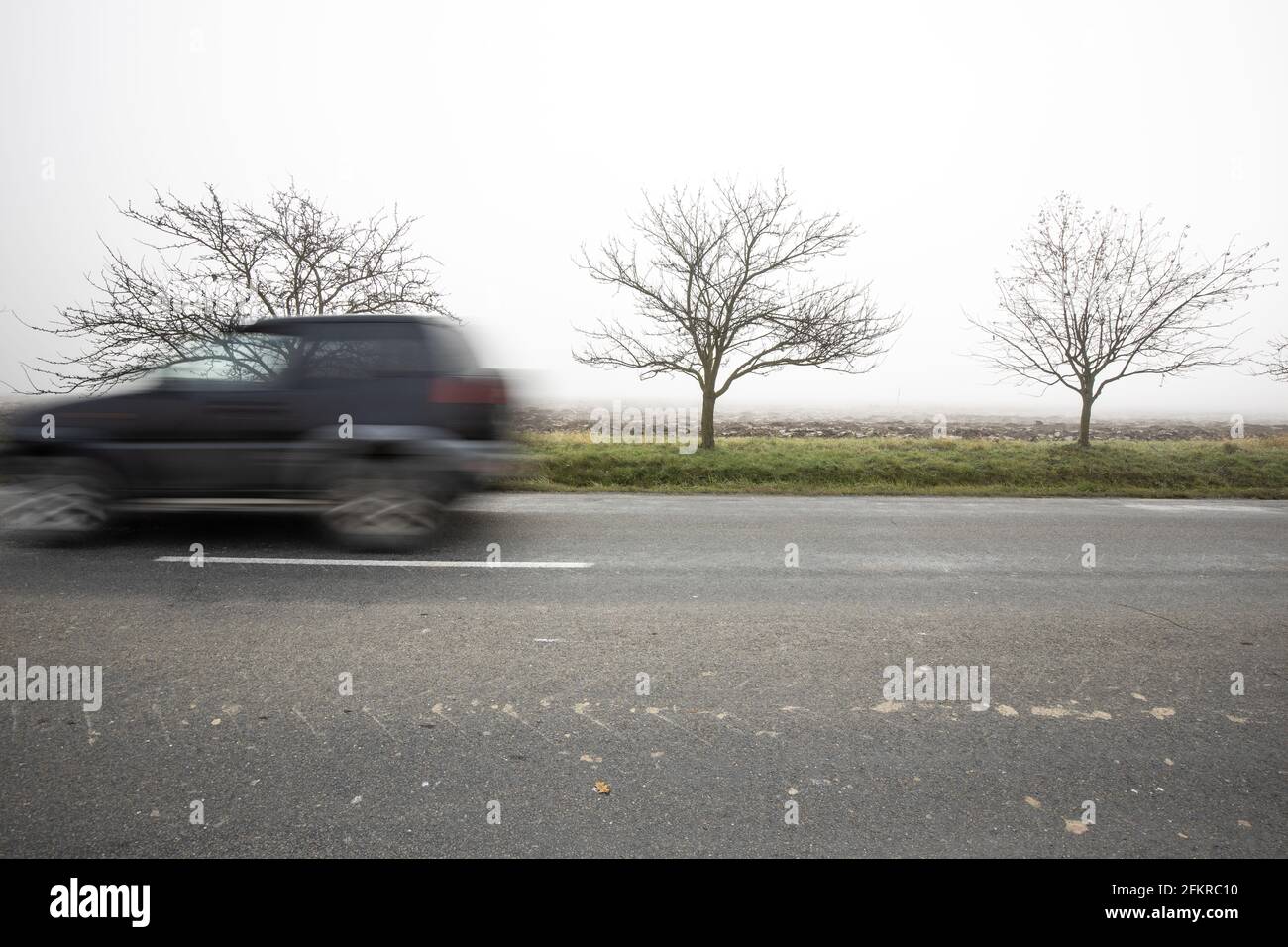 Going fast through air hi-res stock photography and images - Alamy