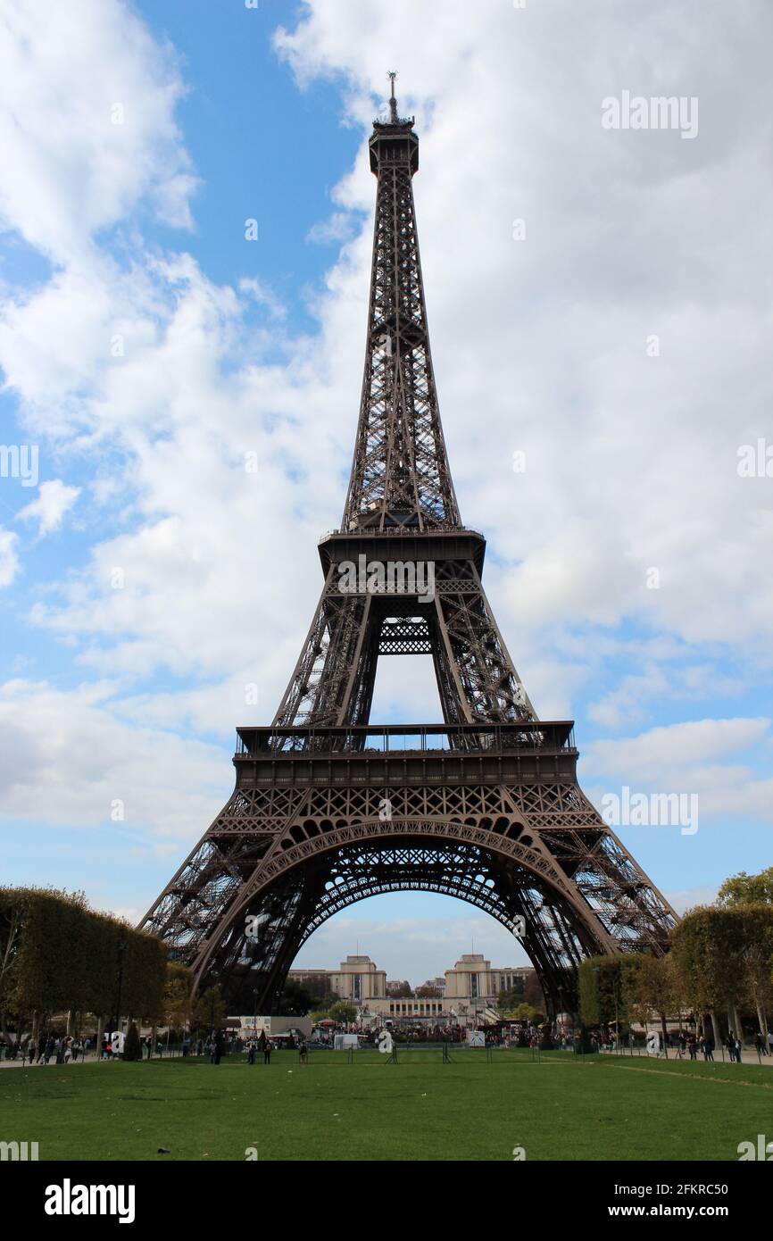 Tallest structure in paris hi-res stock photography and images - Alamy