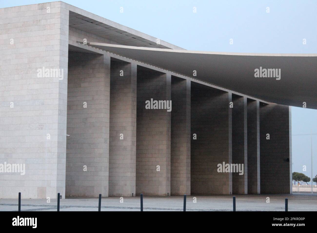 Impossibly thin curved draped concrete ceiling of Portuguese National ...