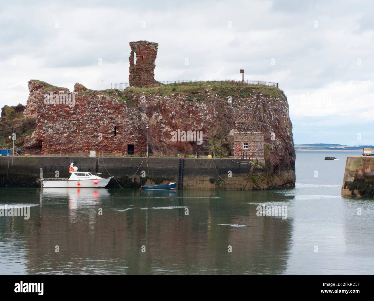 Dunbar Castle Ruins High Resolution Stock Photography and Images - Alamy