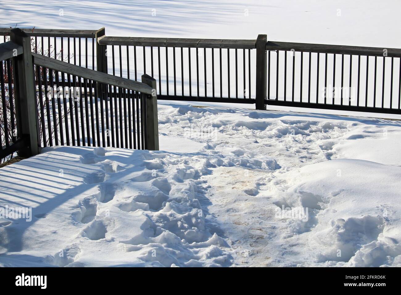 Guard rail railing hi-res stock photography and images - Alamy