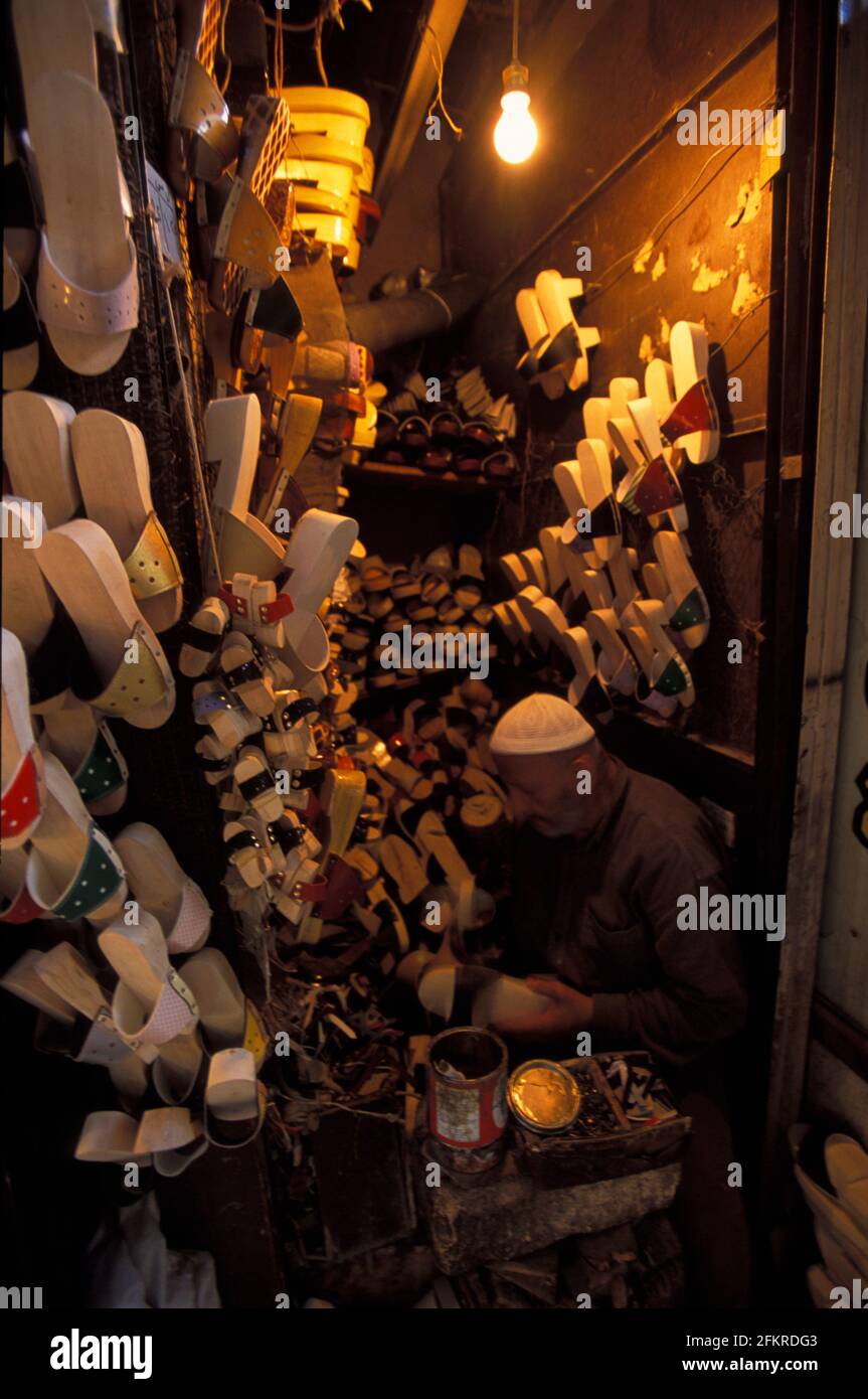 Shoe shop in Al-Hamidiyah Souq, Damascus, Syria Stock Photo - Alamy