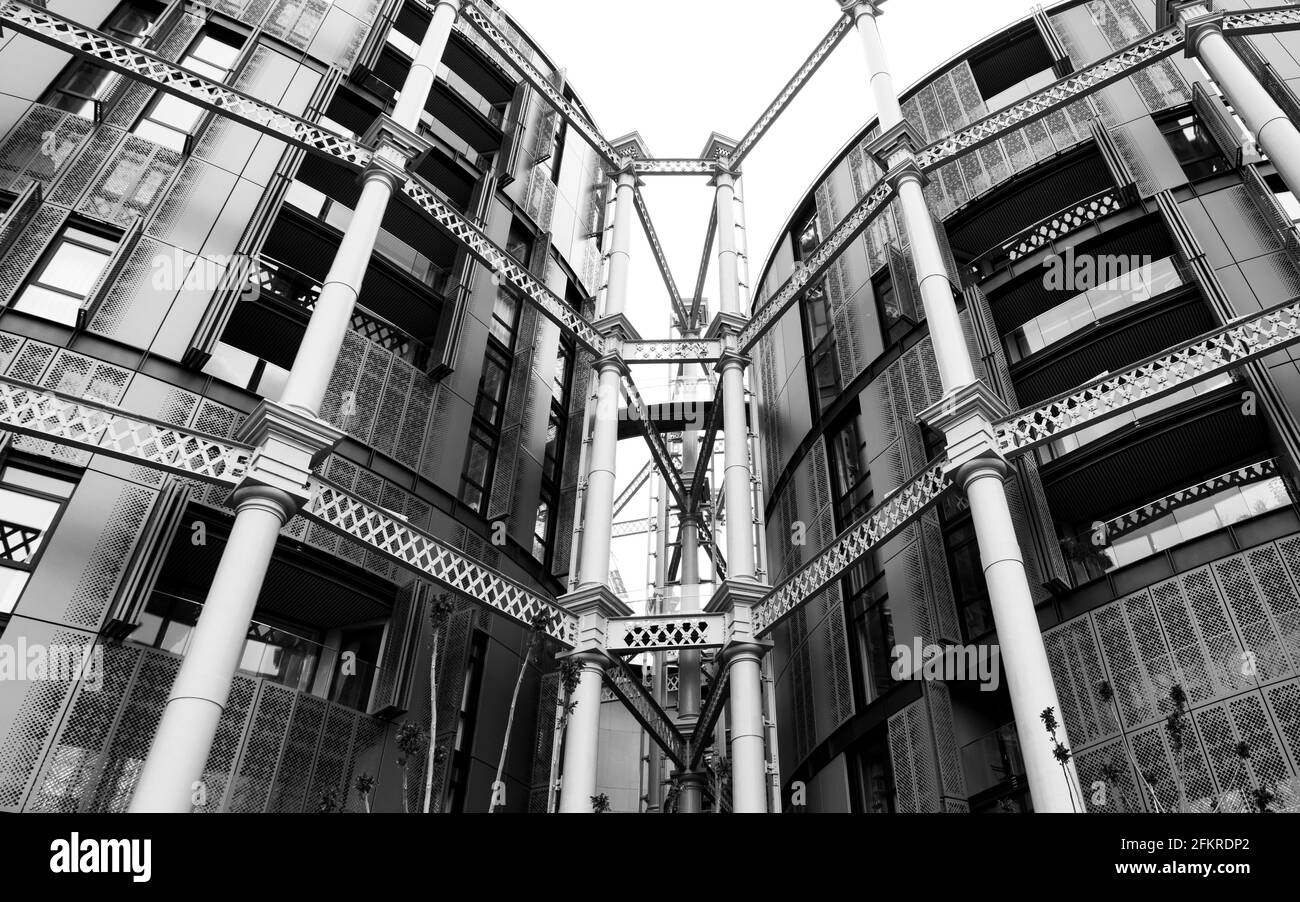 Steel frame uk black and white hi-res stock photography and images - Alamy