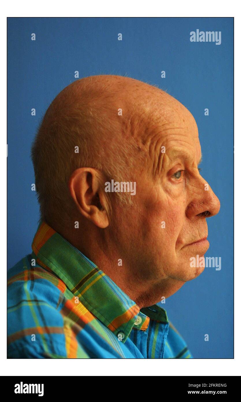 Richard Wilson.....actor in East London.pic David Sandison 1/8/2003 ...