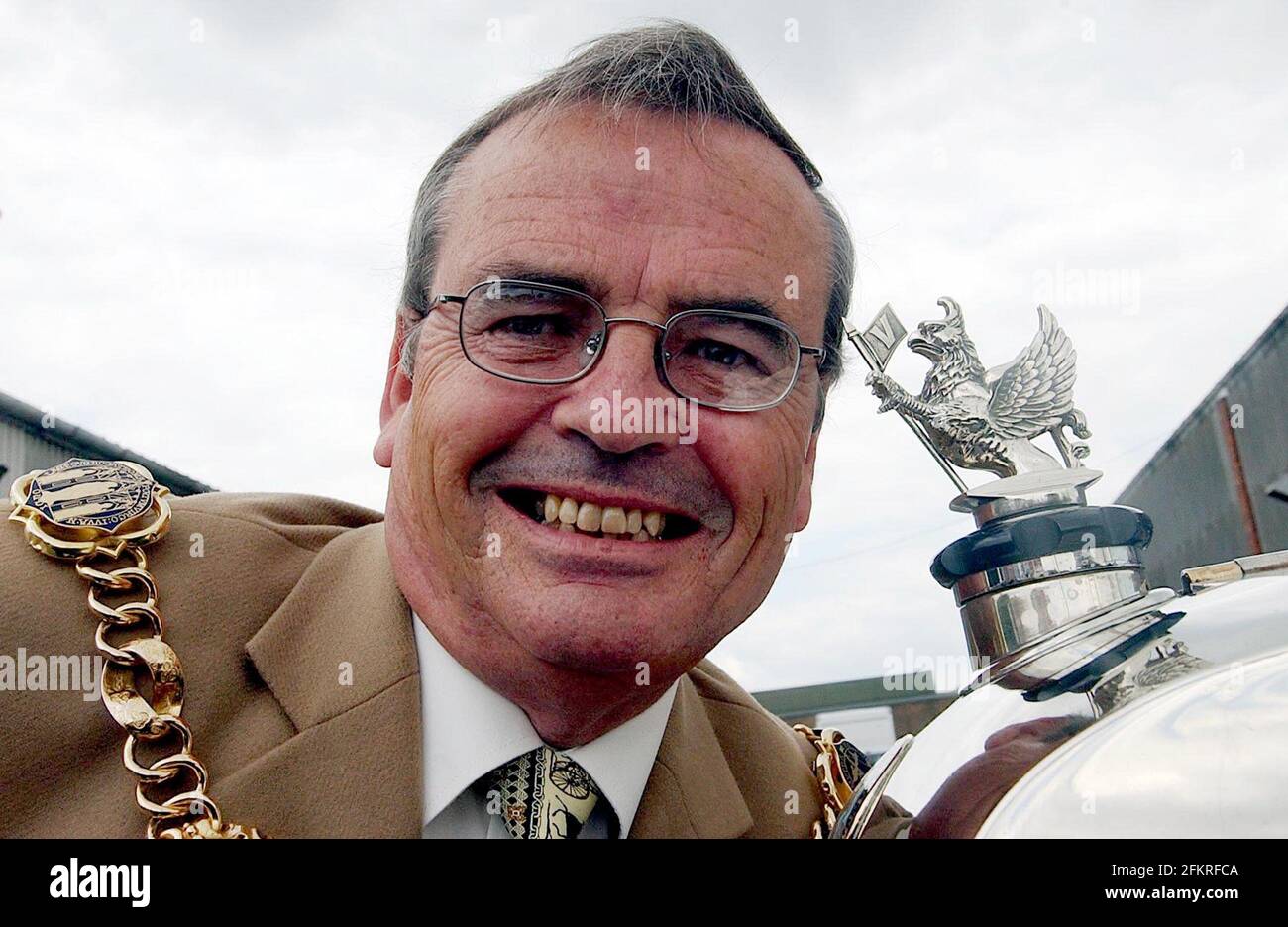 LORD MAYOR OF PORTSMOUTH TOM BLAIR WITH THE FAMOUS VAUXHALL CREST AT ...