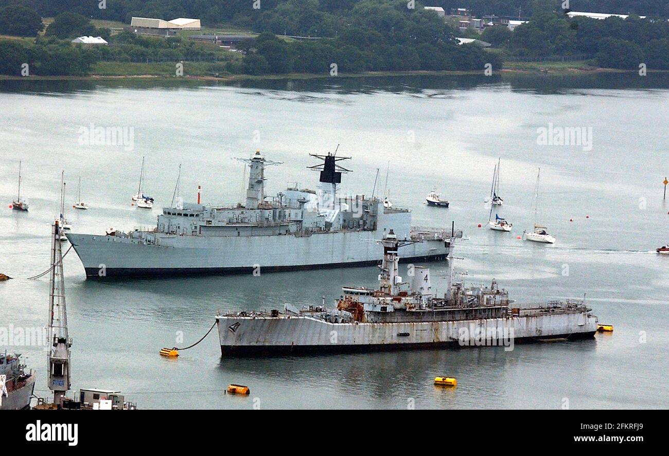 Royal navy ships hi-res stock photography and images - Alamy