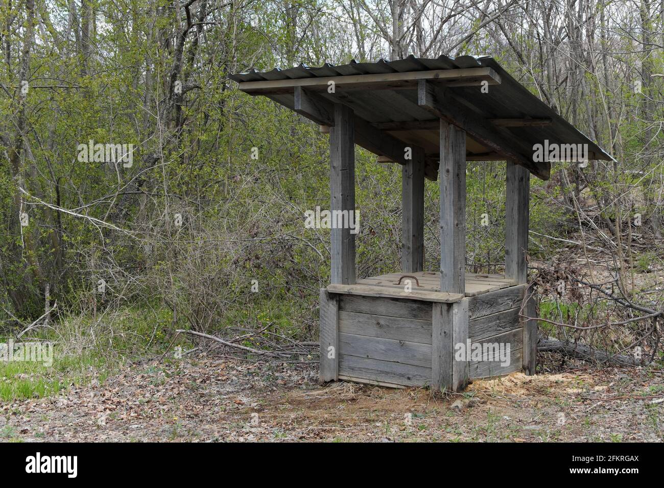 Old wooden well in fall hi-res stock photography and images - Alamy