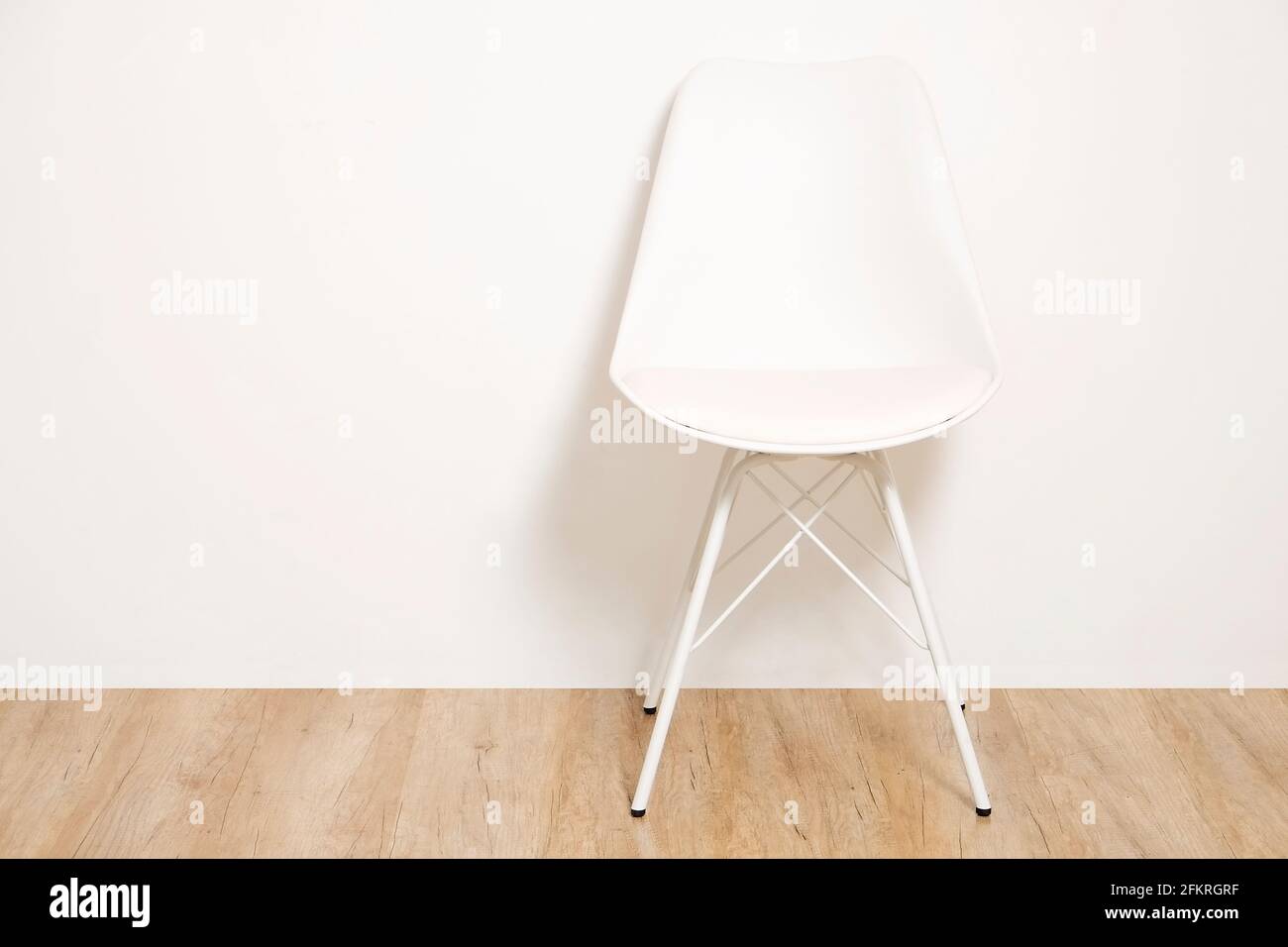 One chair empty room hi-res stock photography and images - Alamy