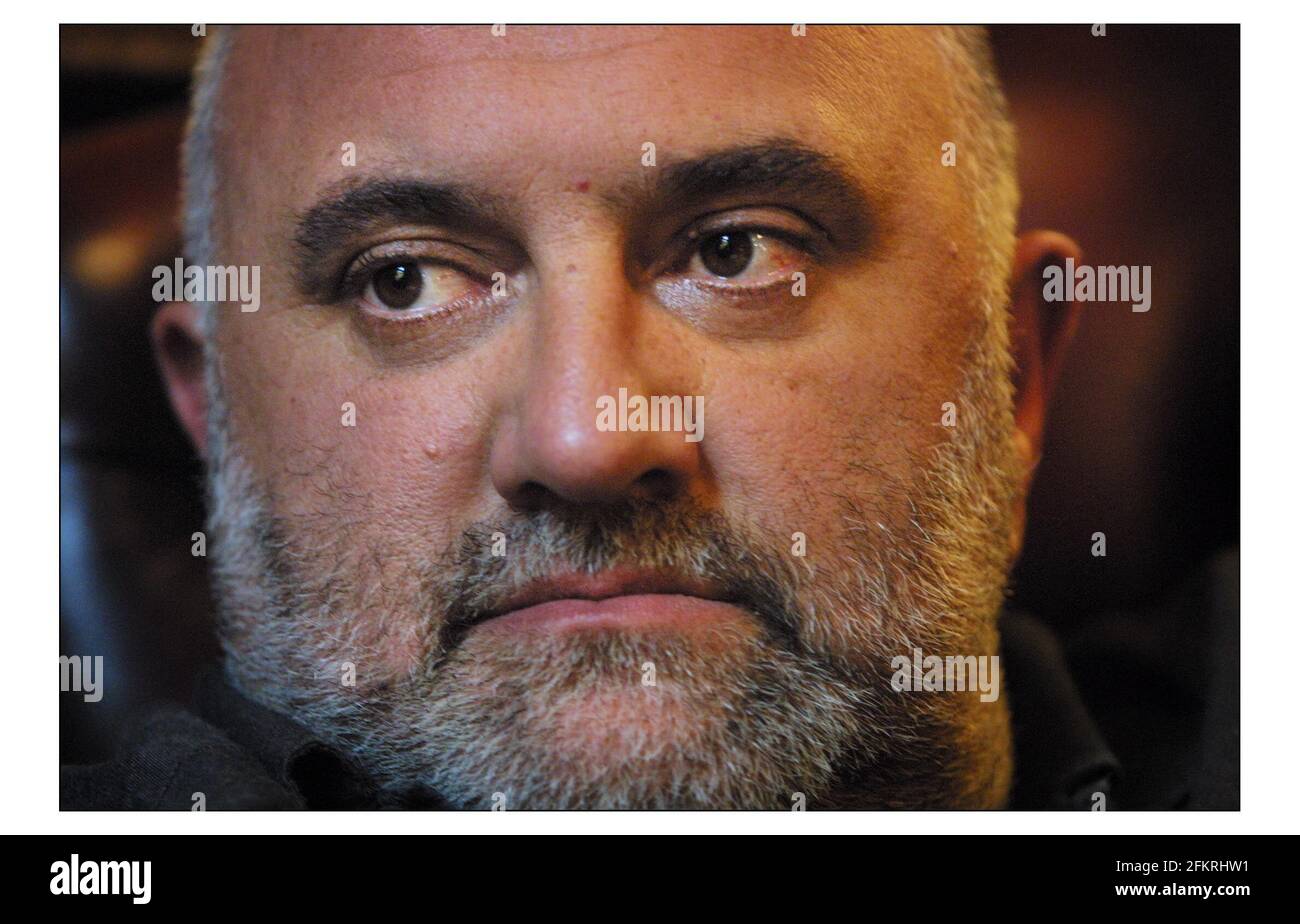 Alexei Sayle in the Russel Hoyel in London.pic David Sandison 26/8/2003 ...
