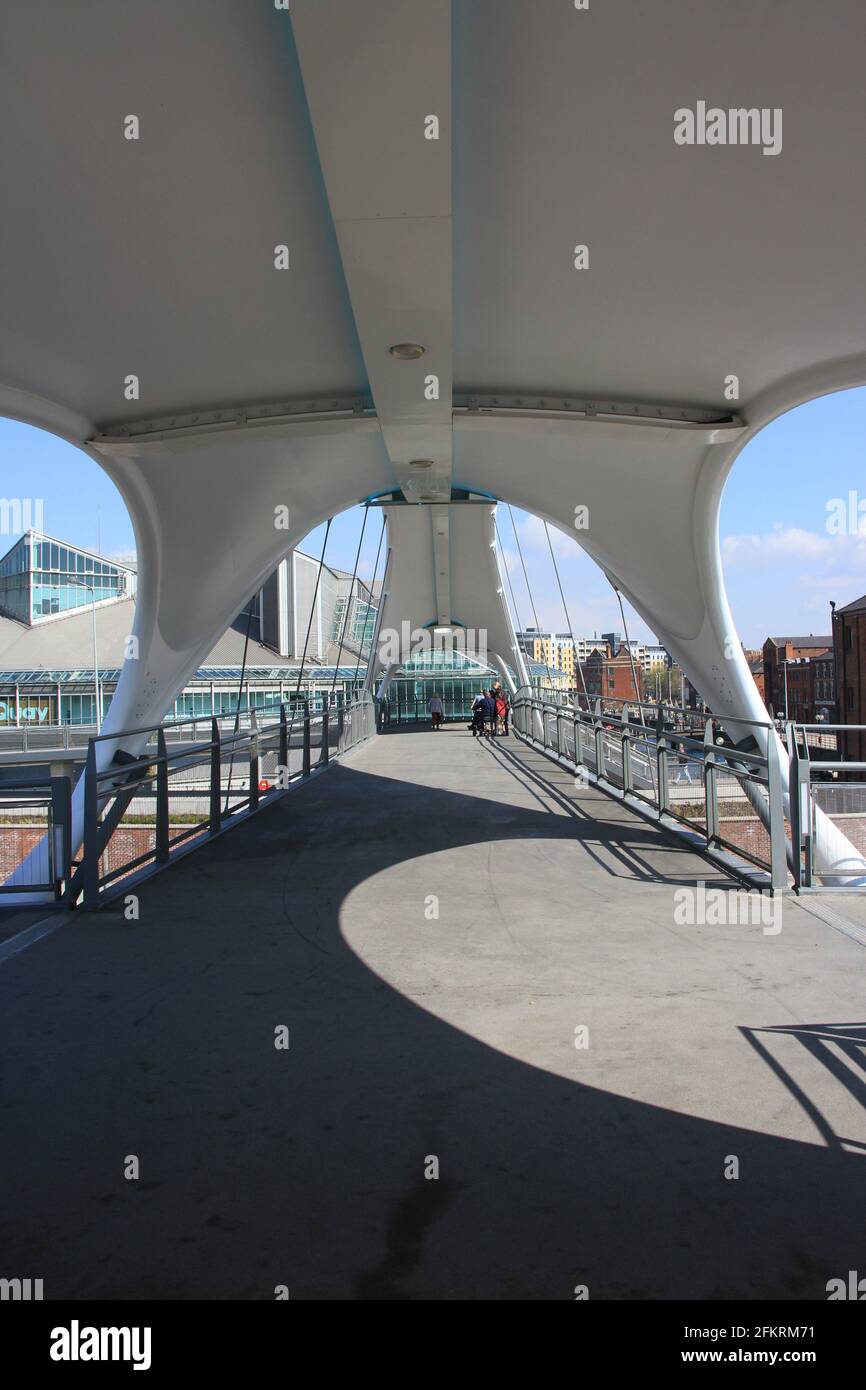 Murdoch's Connection pedestrian bridge, Hull, UK Stock Photo - Alamy