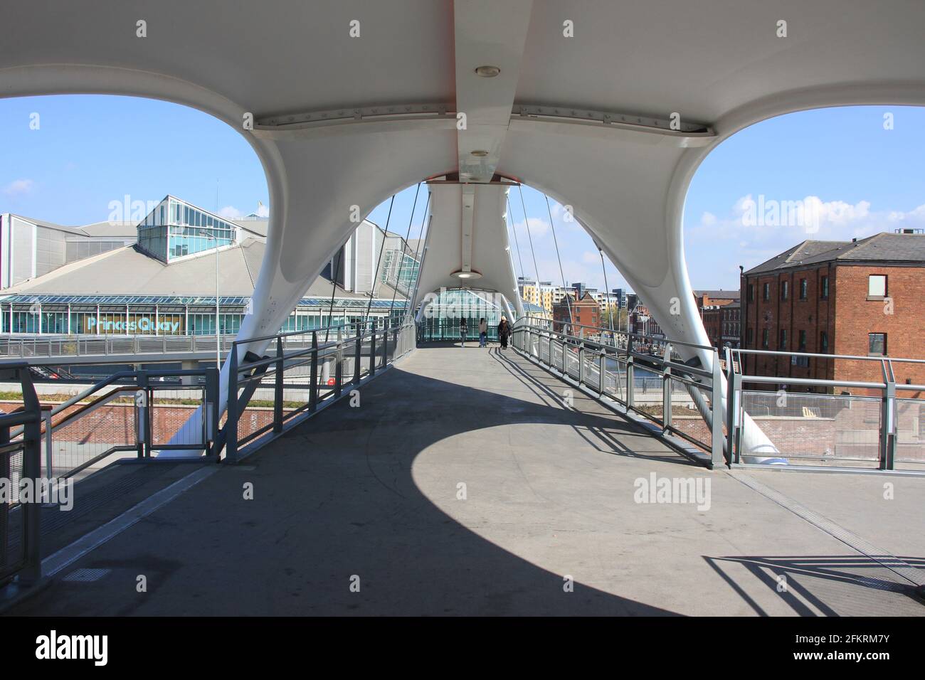 Murdoch's Connection pedestrian bridge, Hull, UK Stock Photo - Alamy