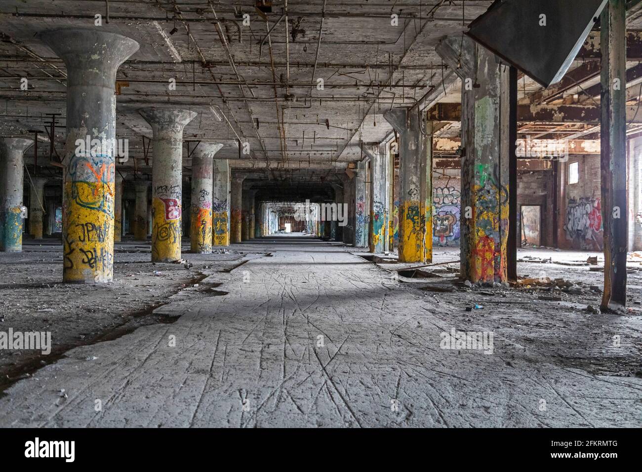 Detroit, Michigan - The abandoned Fisher Body 21 auto plant. The ...