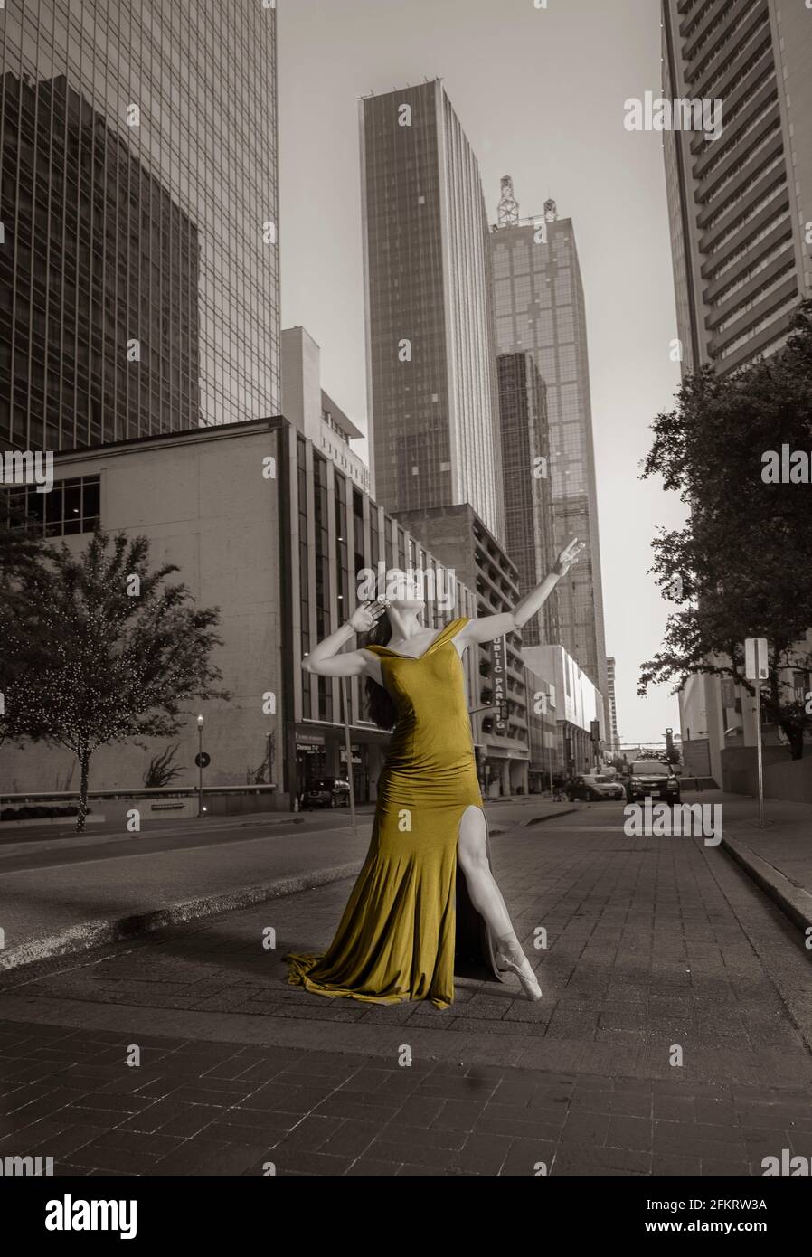 Urban pose fashion photoshoot model hi-res stock photography and images ...