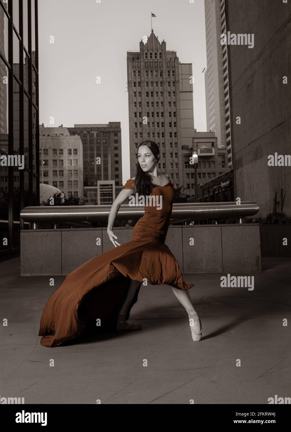 Urban pose fashion photoshoot model hi-res stock photography and images ...