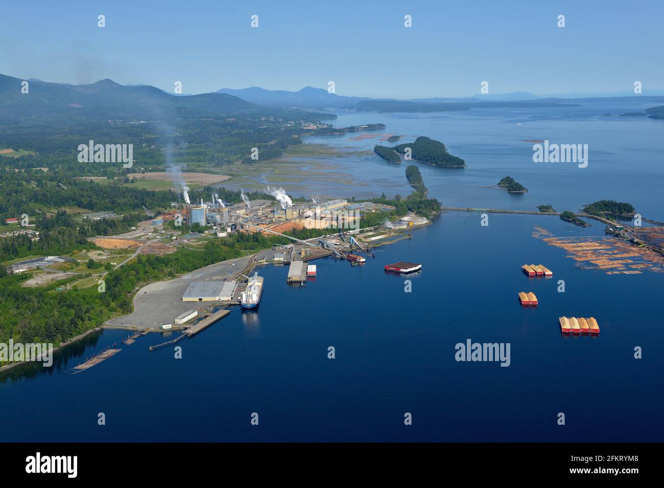 Pulp mill western vancouver island hi-res stock photography and images ...