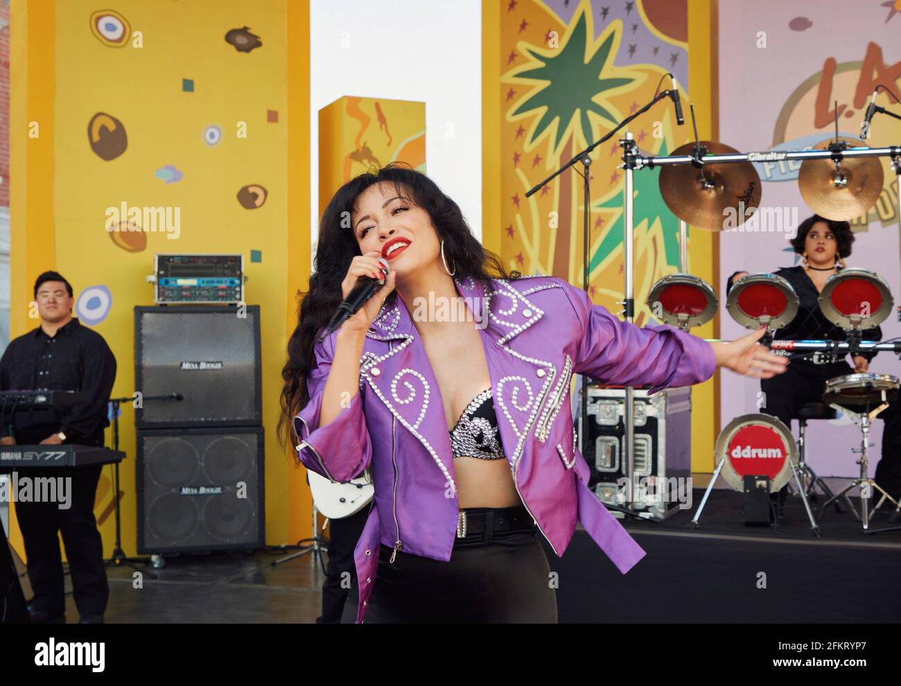 SELENA: THE SERIES, (aka SELENA: LA SERIE), from left: Hunter Reese ...