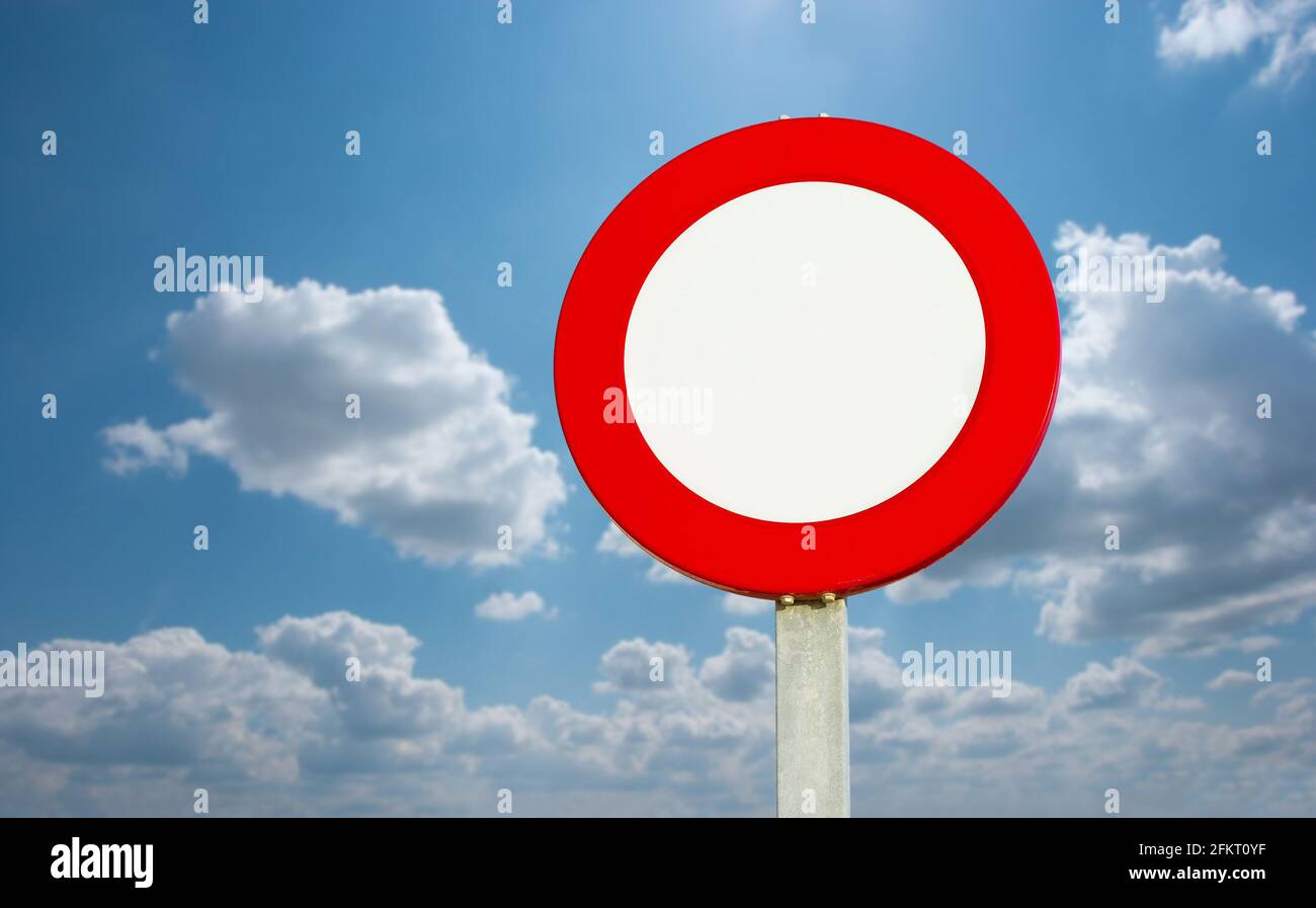 Blank Speed Limit or No Entry Stock Photo - Alamy