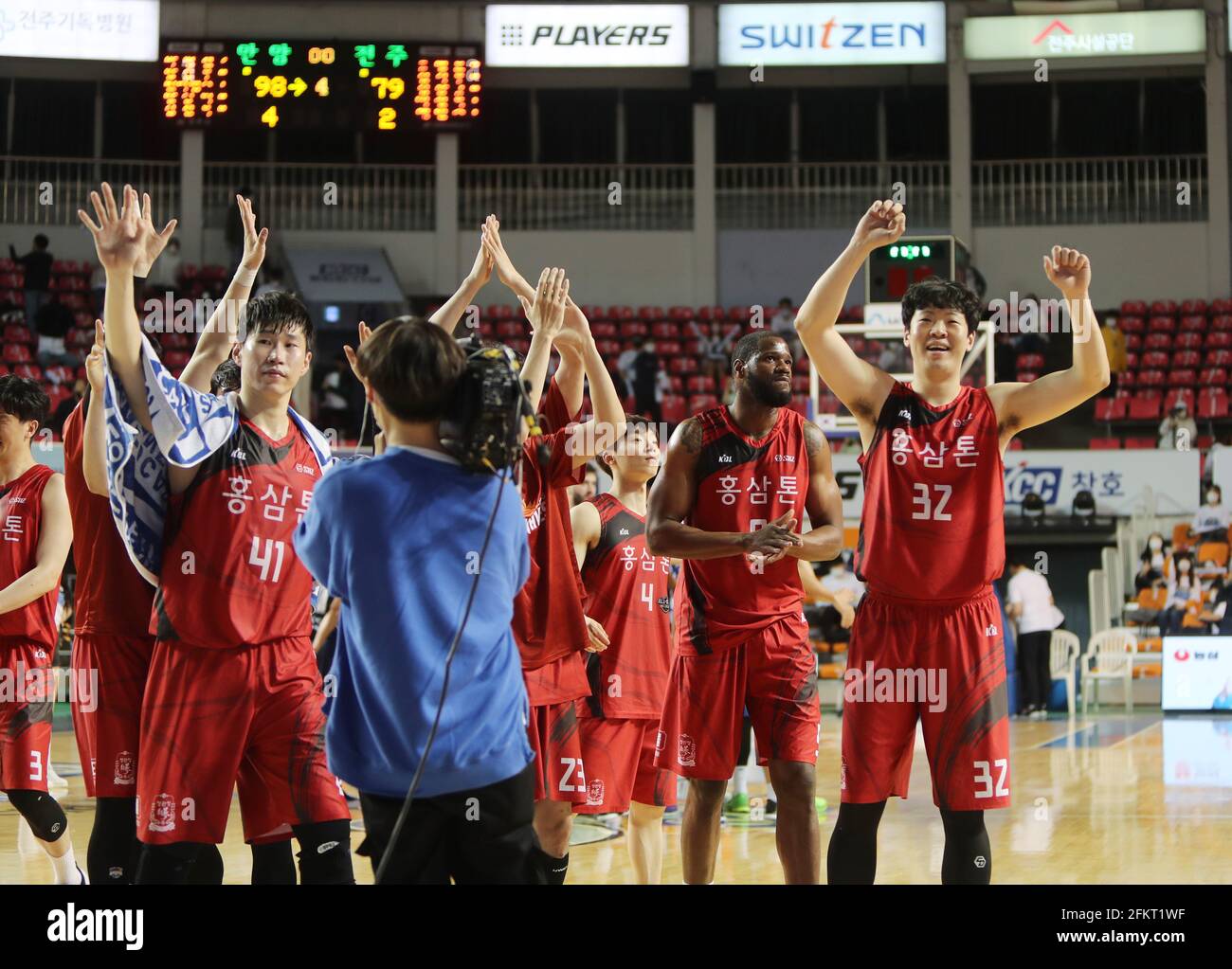 04th May, 2021. Anyang KGC players celebrate Players of Anyang KGC ...