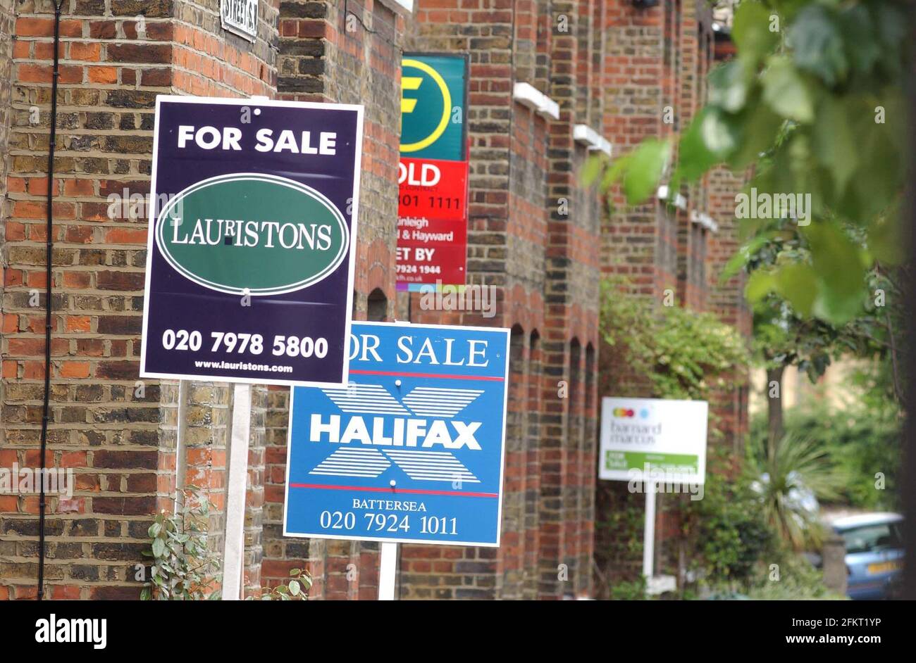 Houses up for sale.20 June 2002 photo Andy Paradise Stock Photo - Alamy