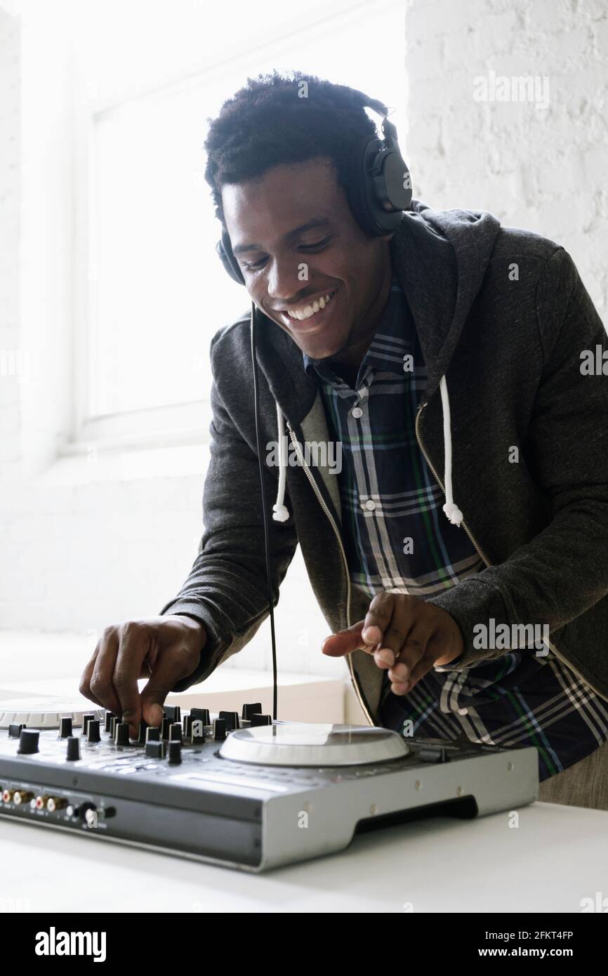 Mixing desk headphones hi-res stock photography and images - Alamy