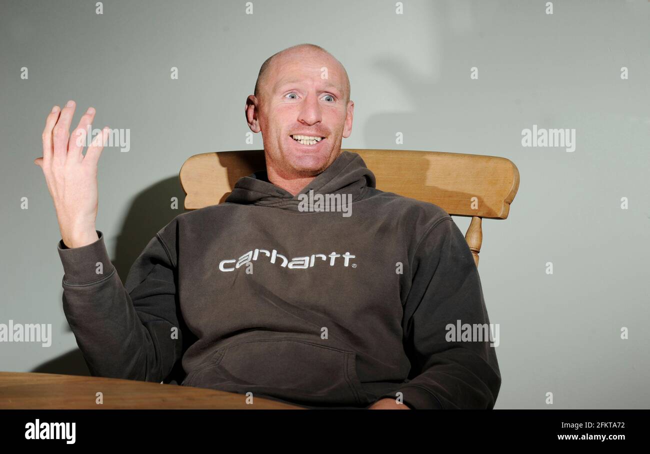 CARDIFF BLUES AND WALES RUGBY PLAYER GARATH THOMAS AT HOME IN BRIDGEND ...